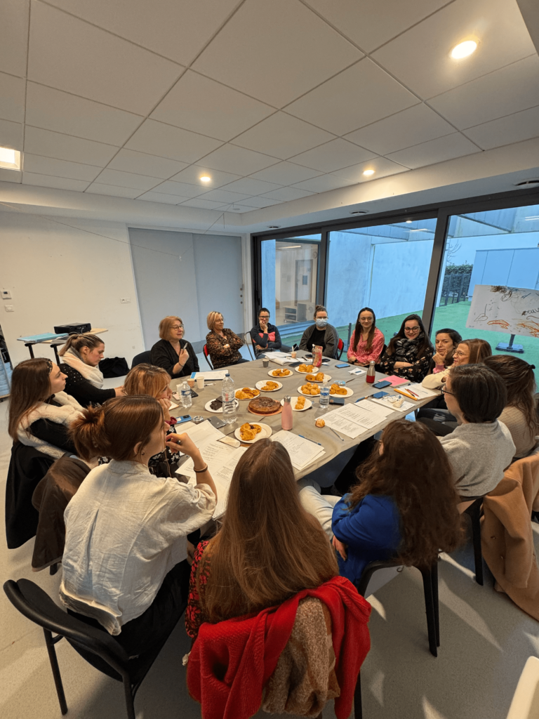 Mieux communiquer pour mieux accompagner : Nos équipes en formation ! - Dessine-moi une crèche